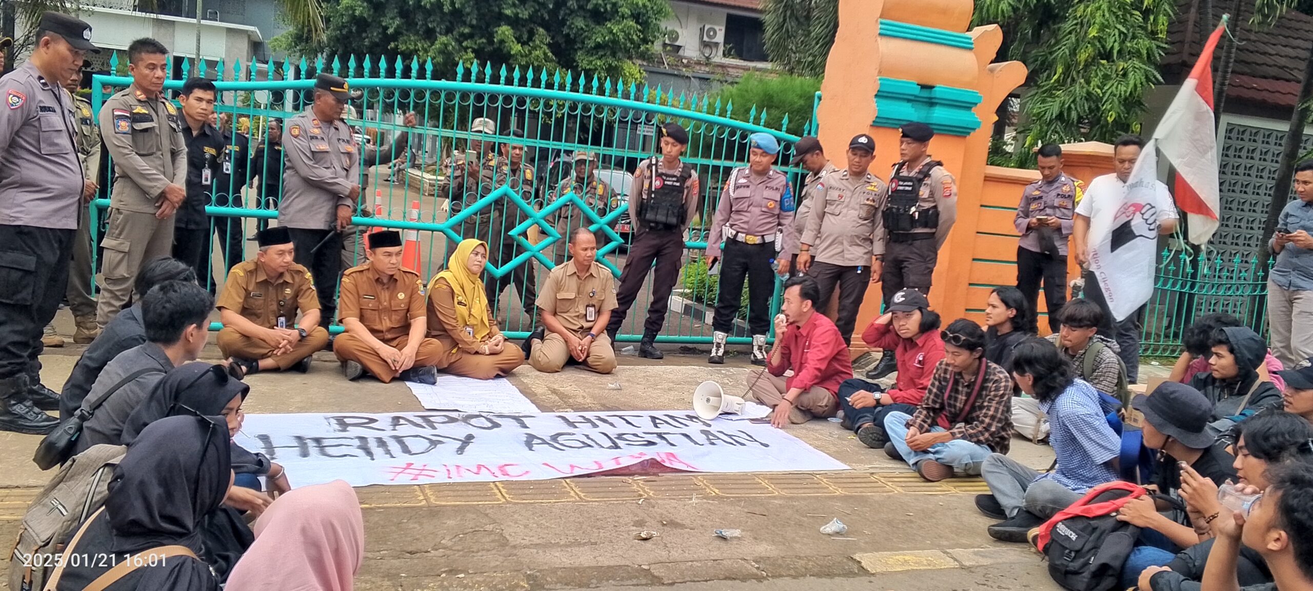Kepala Bagian Kesra Setda Cilegon Rahmatullah Temui Ikatan Mahasiswa ...